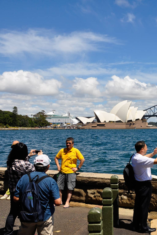 Sydney: City Highlights Guided Bus Tour with Bondi Beach | GetYourGuide