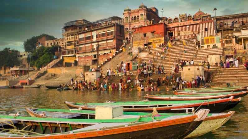 Varanasi: Night Boat Ride, Aarti Ceremony and Dinner | GetYourGuide