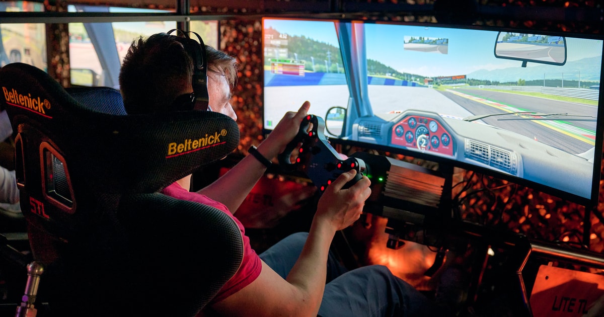 Sim racing | Simulador de carreras de alta gama en Hamburgo | GetYourGuide