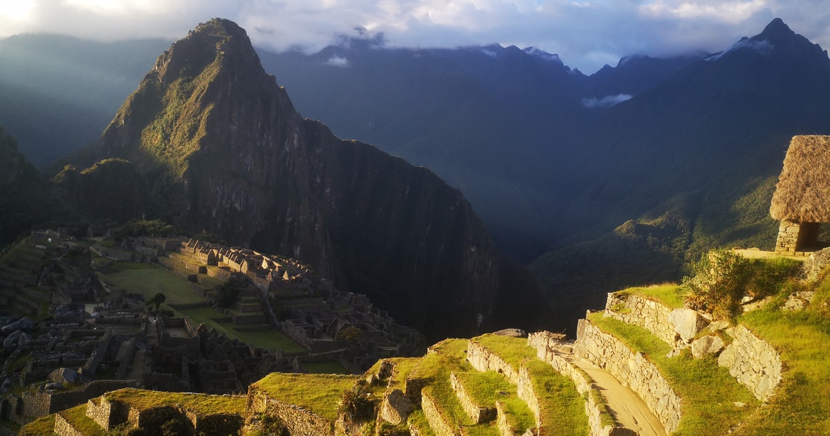 Short Inca trail to Machu Picchu | GetYourGuide
