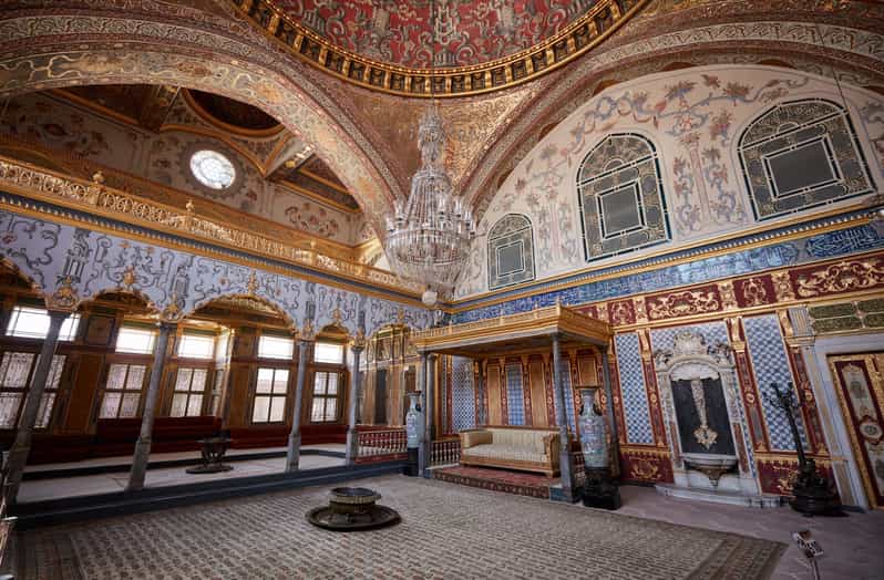 Dolmabahce & Topkapi Palace Guided Tour | GetYourGuide