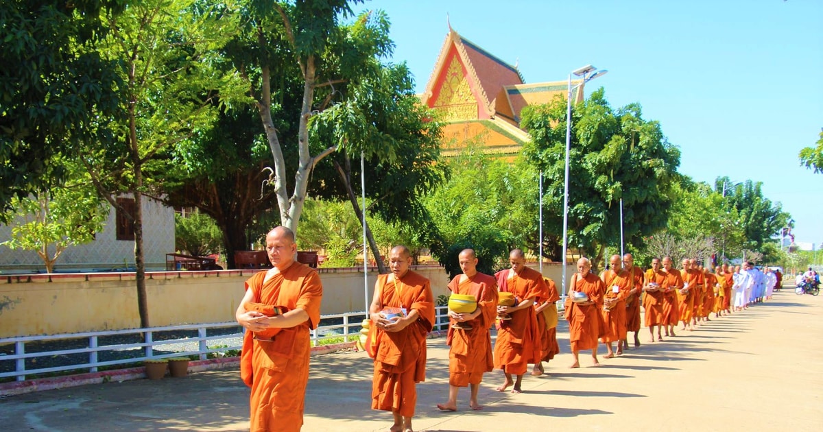 Oudong Mountain & Phnom Baset Private Tours from Phnom Penh | GetYourGuide
