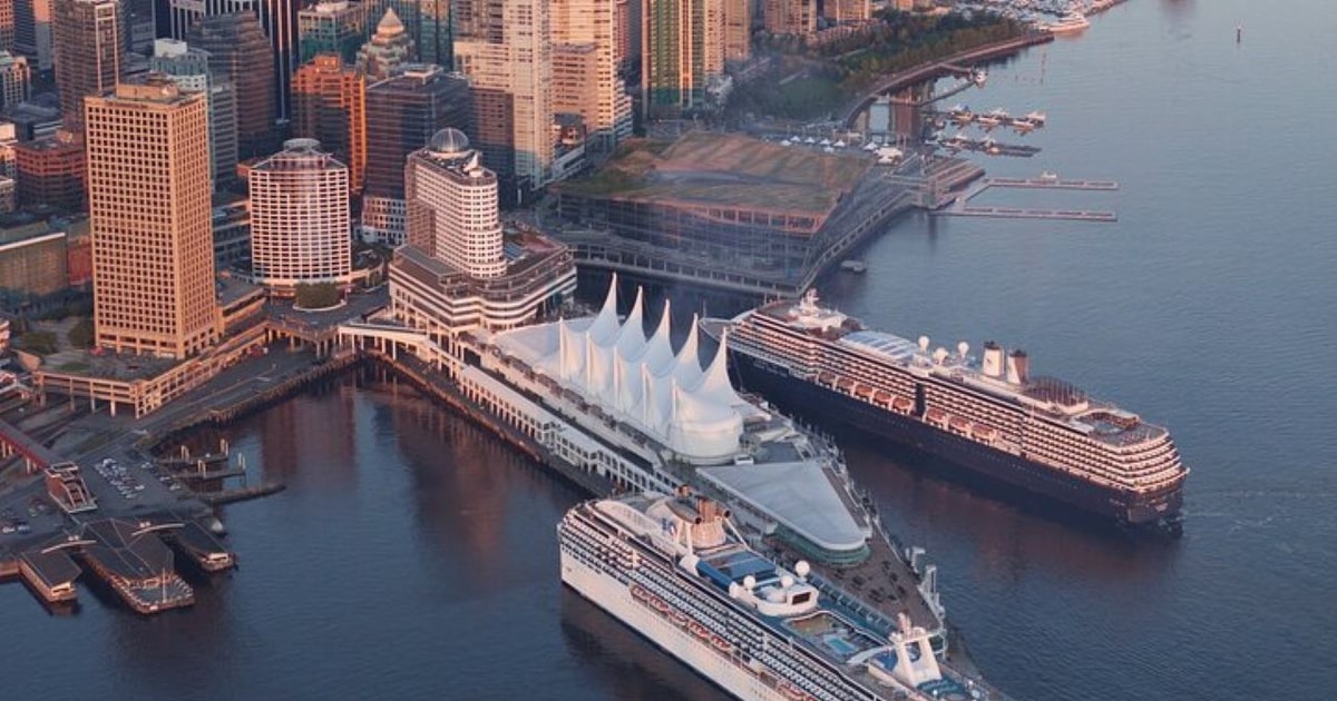 Canada Place Cruise Ship Terminal til Vancouver/YVR lufthavn | GetYourGuide