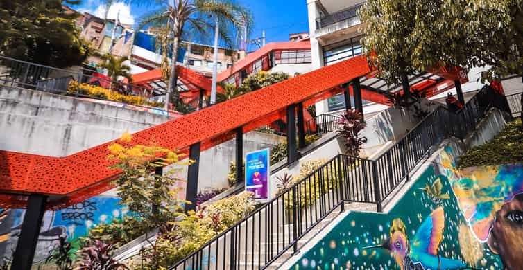 Medellín: Comuna 13 History and Graffiti Walking Tour | GetYourGuide