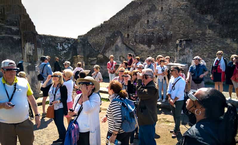 Pompeii: Tour with augmented reality and Lucullian lunch | GetYourGuide