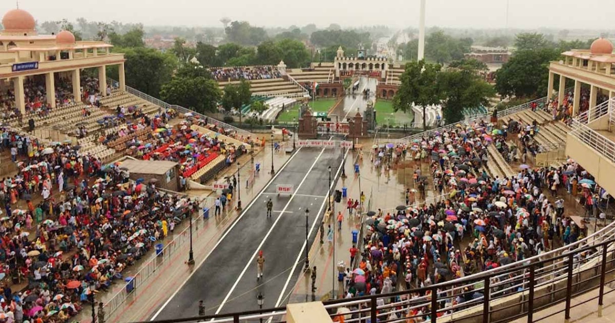 Ab Delhi: 2-tägige Amritsar Golden Temple & Wagah Border Tour ...