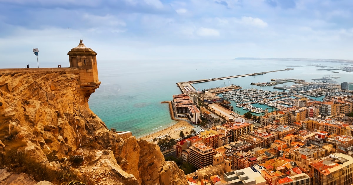 Alicante: Tour privado del Castillo de Santa Bárbara | GetYourGuide