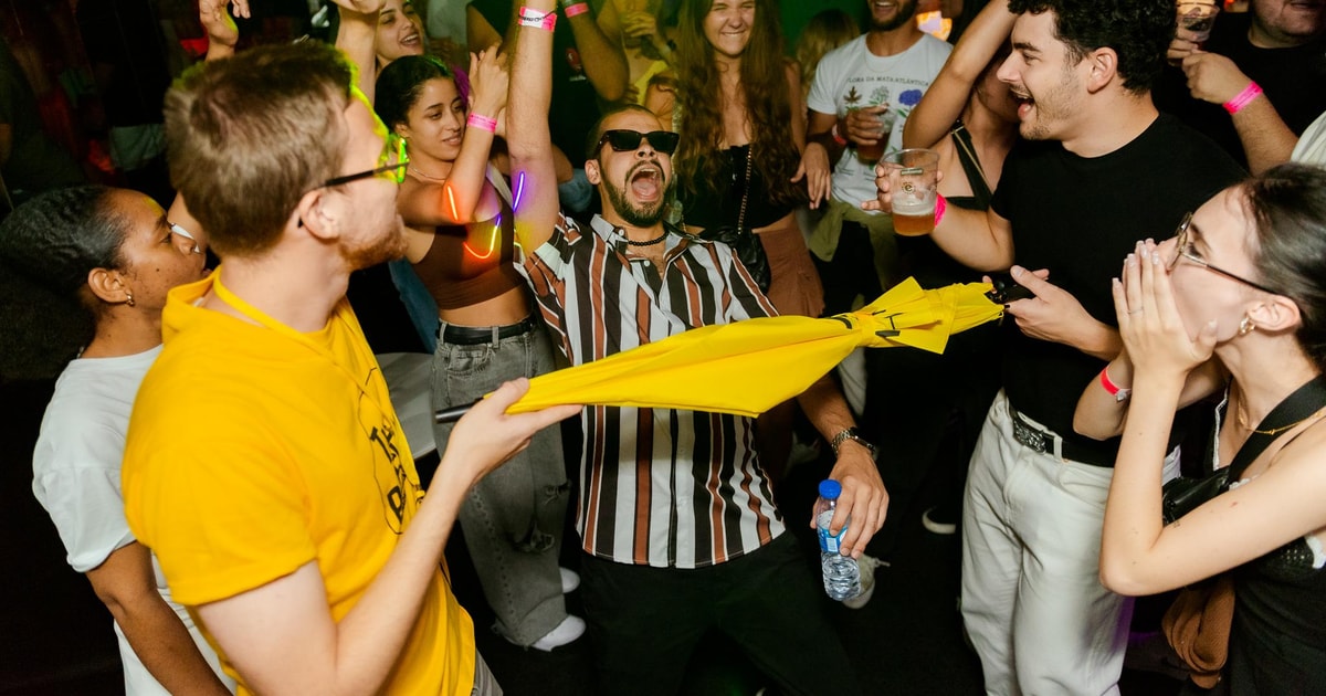Lisbon: Pub Crawl with Open Bar, Shots & VIP Club Entry | GetYourGuide