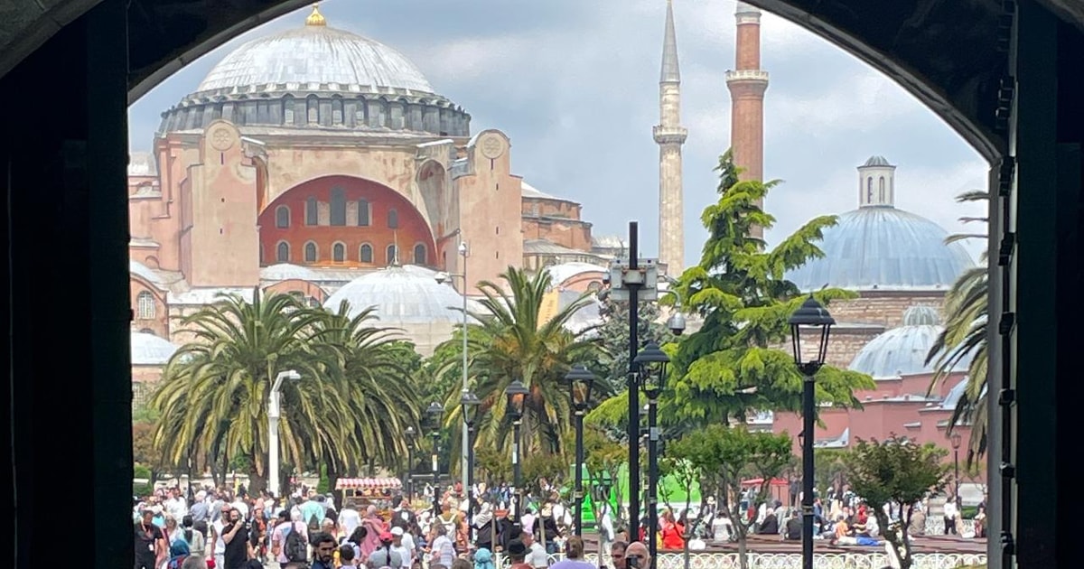 Istanbul: Basilica, Topkapi, Blue Mosque & Hagia Sophia Tour | GetYourGuide
