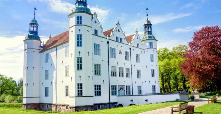 Reinbek Castle & Ahrensburg Palace Trip by Car from Hamburg | GetYourGuide