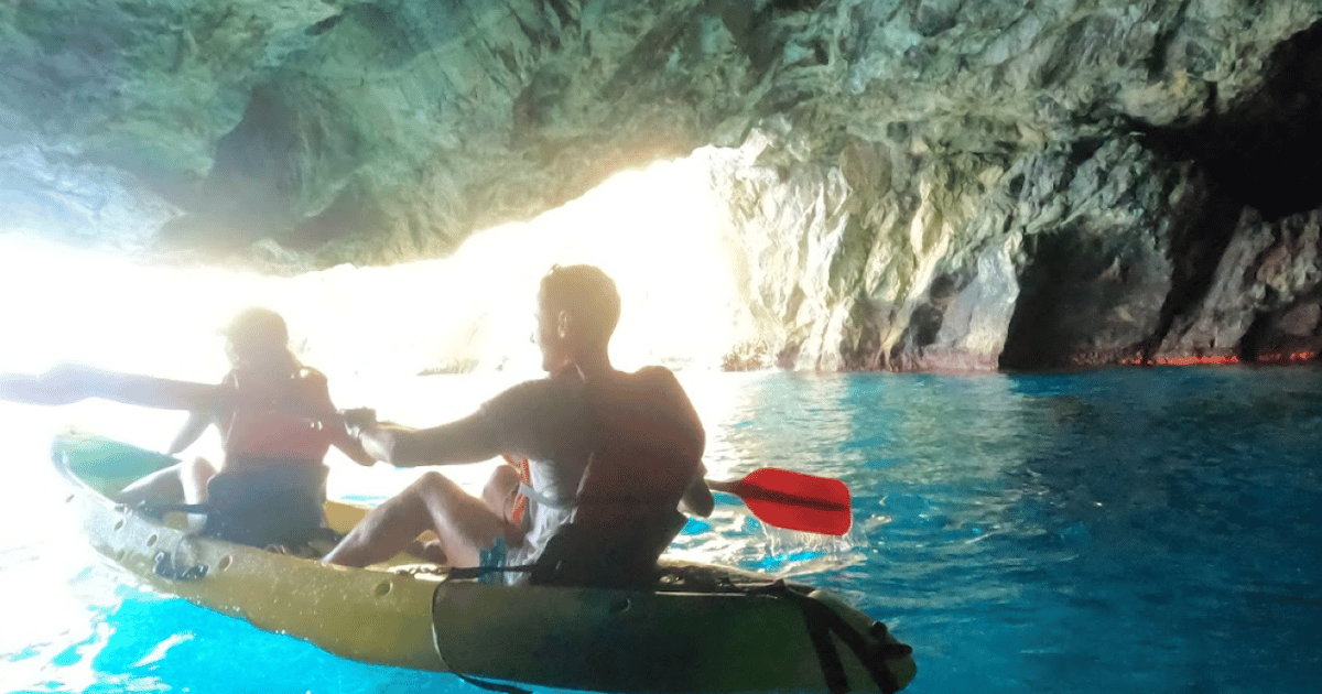 La Herradura: Εκδρομή με καγιάκ και αναπνευστήρα με ξεναγό | GetYourGuide