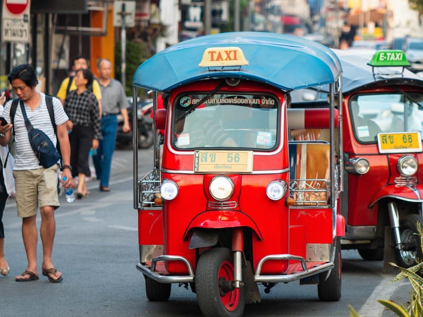 Chiang Mai: Tuk-Tuk Night Tour with Temples and Street Foods | GetYourGuide