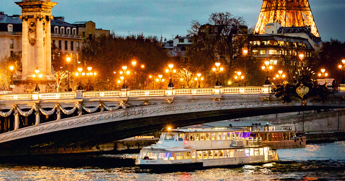 Paris: Seine-Fluss-Dinner-Kreuzfahrt vom Eiffelturm aus | GetYourGuide