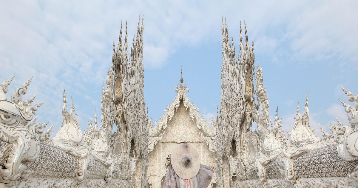 Chiang Mai: Chiang Rai White Temple and Blue Temple Day Tour | GetYourGuide