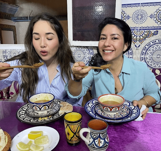Tánger: Paseo en camello por la playa de Achakar al atardecer y cena ...