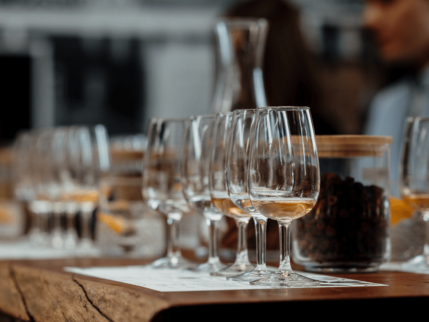 Newcastle: Cata de licores varietales en Earp Distilling Co | GetYourGuide