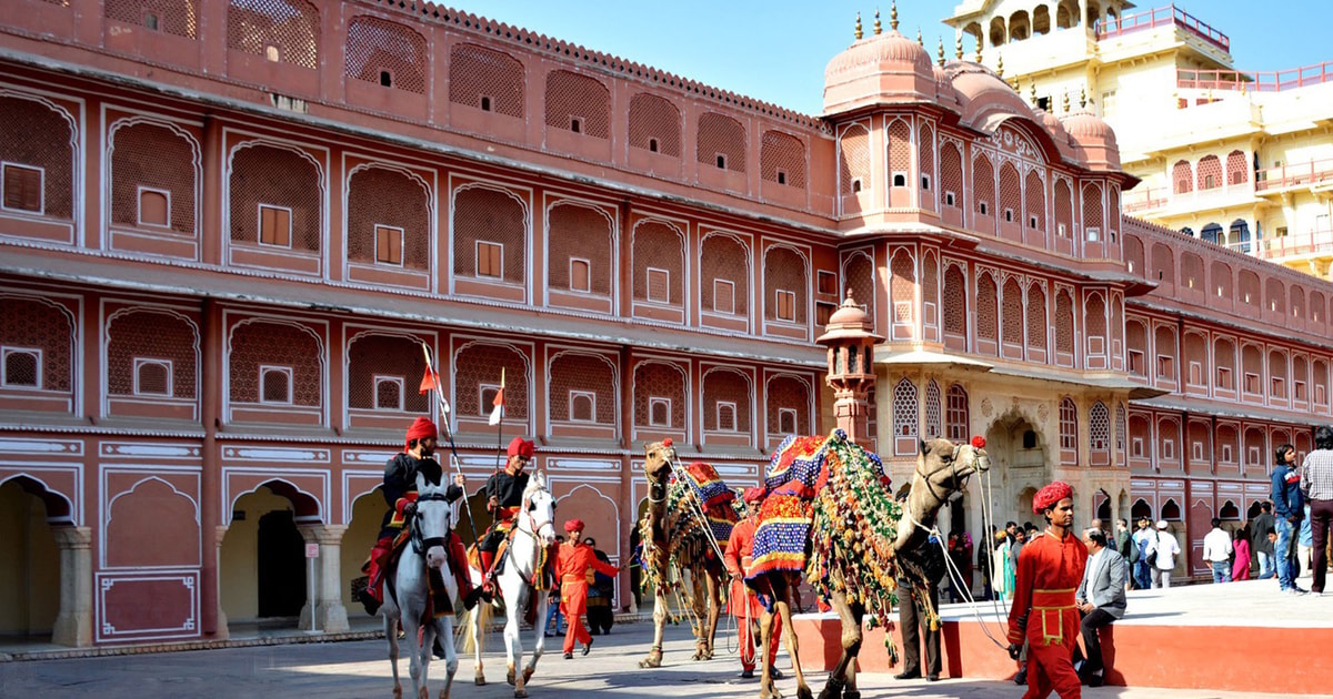 Jaipur: Excursão guiada privada de dia inteiro com tudo incluído ...
