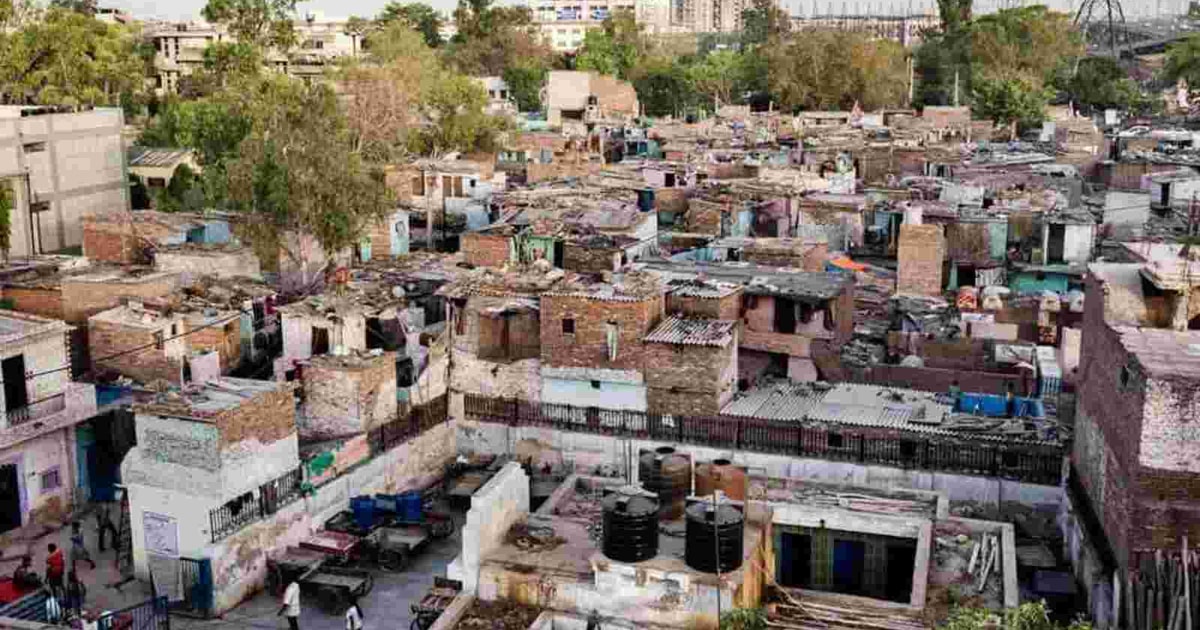 Półdniowa wycieczka piesza po slumsach w Delhi z przewodnikiem ...