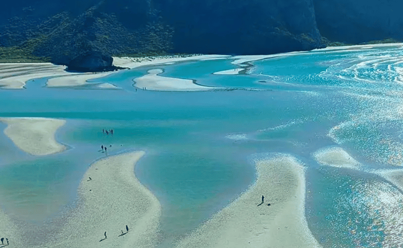 La Paz: Paseo en barco a la isla espíritu santo y balandra | GetYourGuide