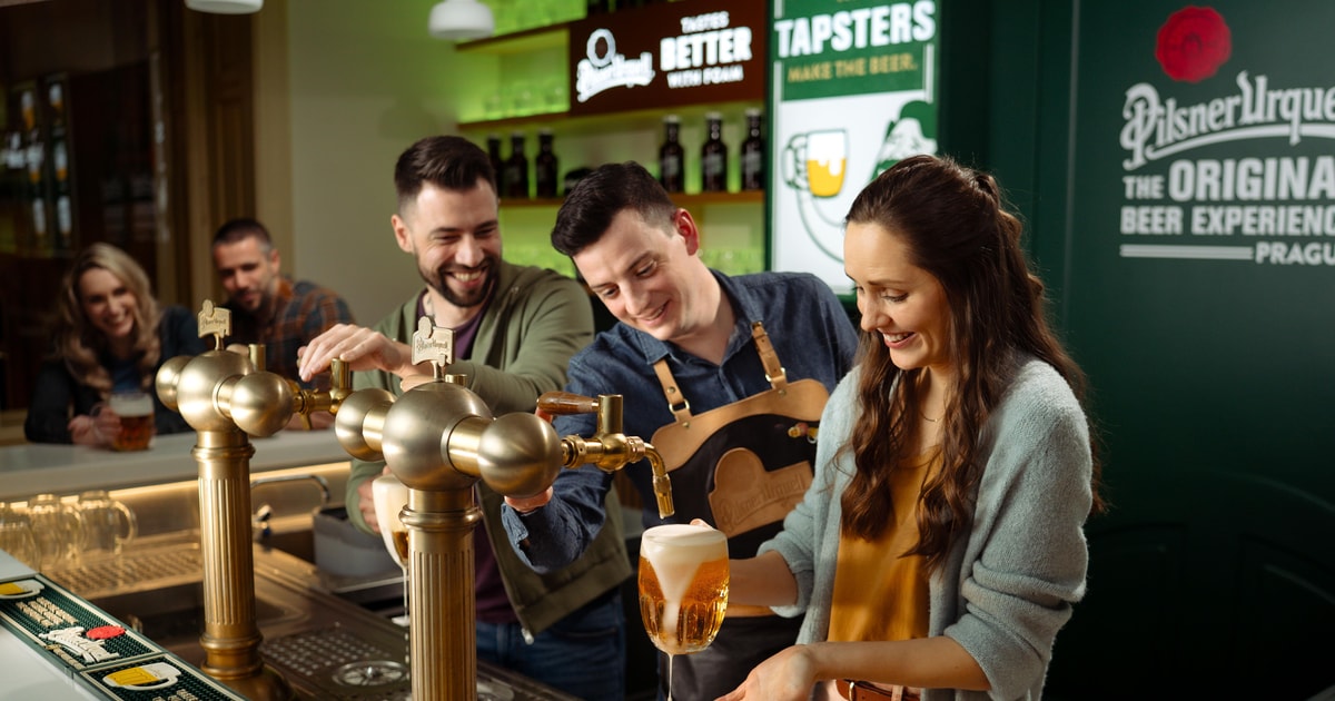 Praag: Bier schenkles bij Pilsner Urquell Experience | GetYourGuide