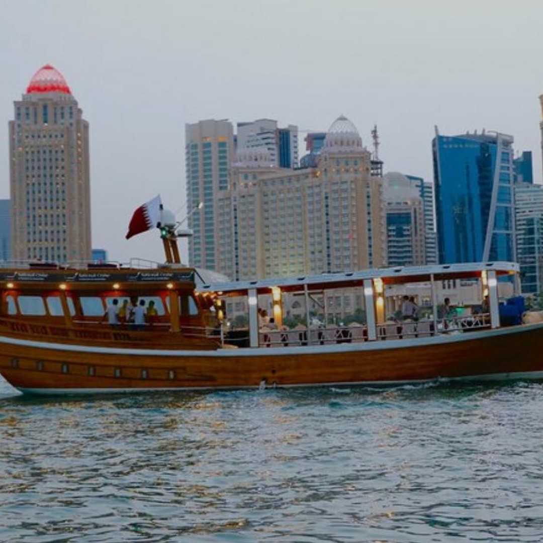 Doha: tour della città e crociera in dhow con rinfresco | GetYourGuide