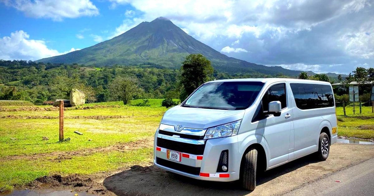 Liberya Havalimanı'ndan Arenal'e Özel Ulaşım | GetYourGuide