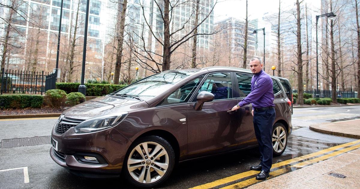 MPV Transfer: Gatwick Airport to/from Central London | GetYourGuide