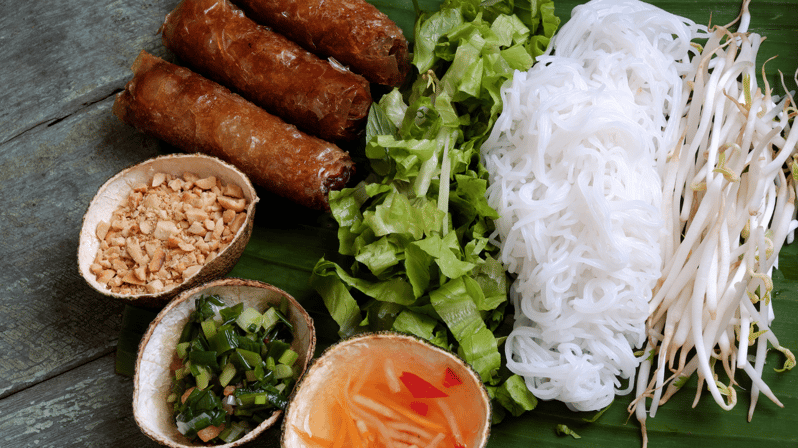 Hanoi: 7 Tastings Street Food Tour with Train Street | GetYourGuide