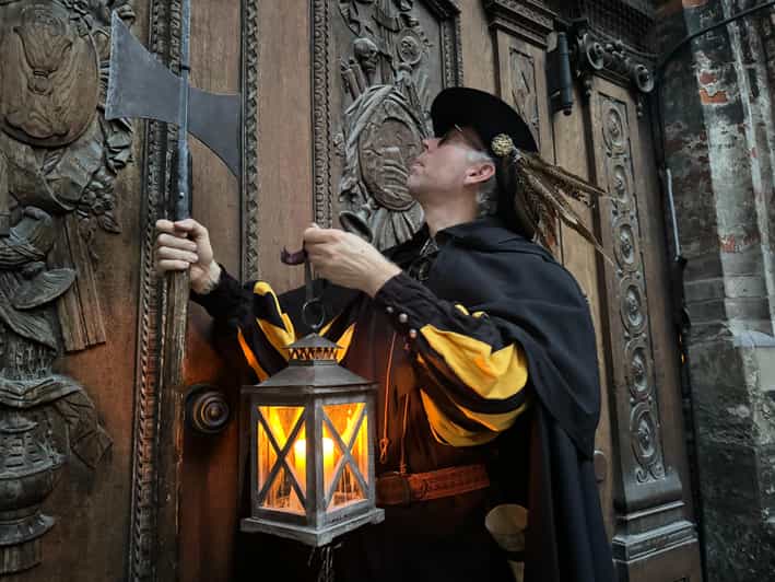 Munich: Night Watchman Tour in English | GetYourGuide