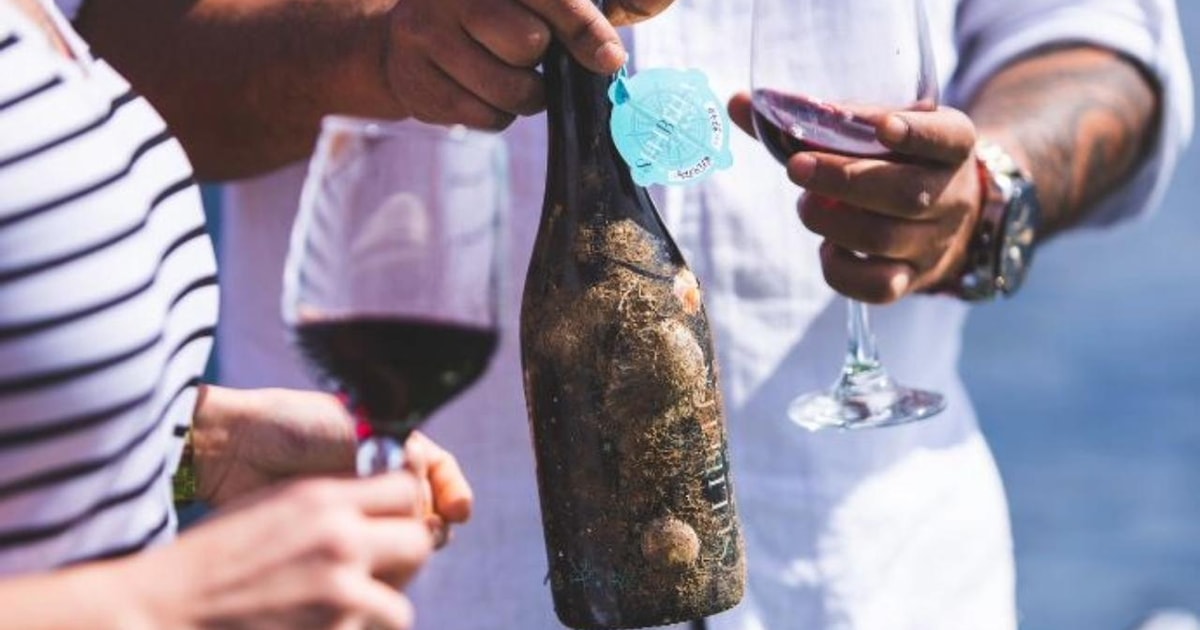 Visite de la cave à vins sous-marine en bateau, dégustation avec tapas ...