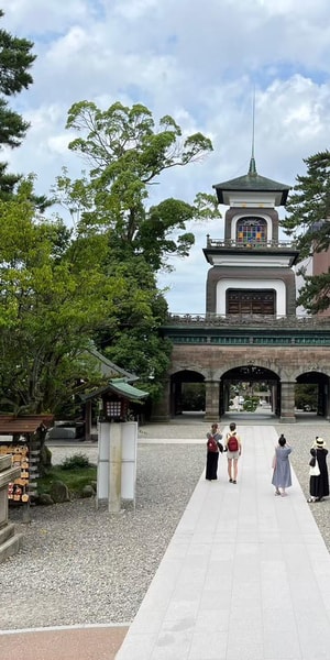 Kanazawa: Samurai, Matcha, Gardens and Geisha Full-Day Tour | GetYourGuide