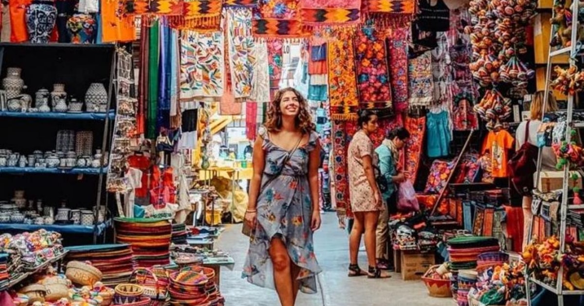 Delhi: Custom Shopping Tour Half /Full Day With Female Guide | GetYourGuide