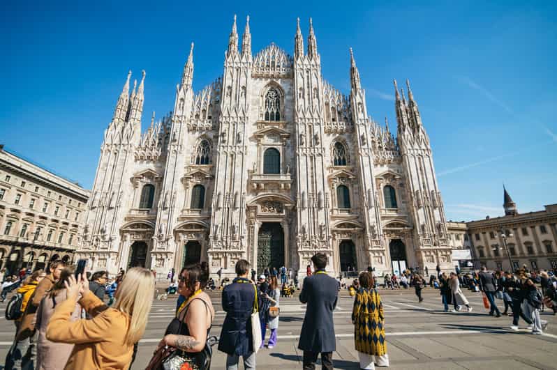 Milano: Tur ghidat al teraselor de pe acoperișul Catedralei din Milano ...