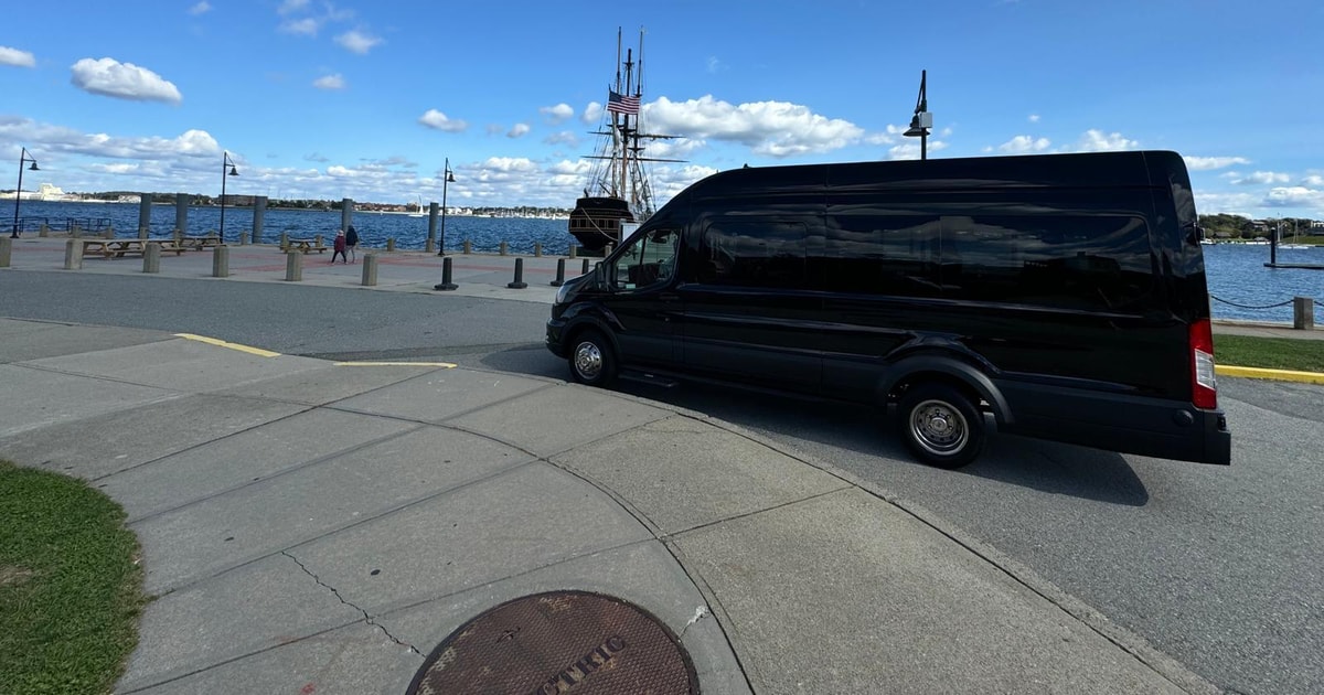 90 minutters luksustur i minibus gennem det naturskønne Newport (5+) | GetYourGuide