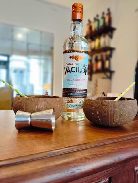 Découverte du cocktail cubain Canchanchara | GetYourGuide