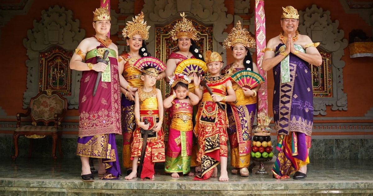 Ubud: Balinese Costume Photoshoot with Make Up | GetYourGuide