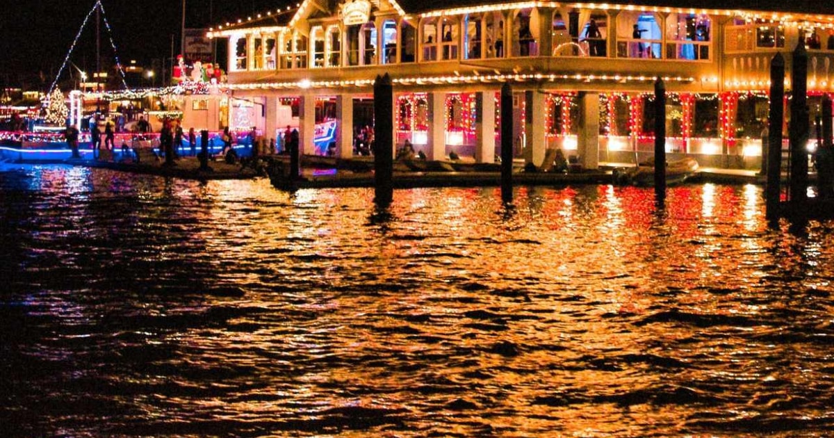 Newport Beach: Newport Harbor Holiday Lights Cruise | GetYourGuide