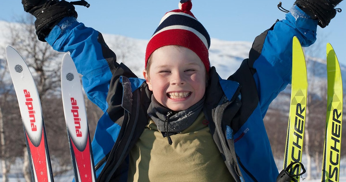 Kiruna: Cross-Country Skiing Tour with a Guide | GetYourGuide