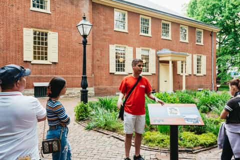 Independence Hall, Philadelphia - Book Tickets & Tours | GetYourGuide
