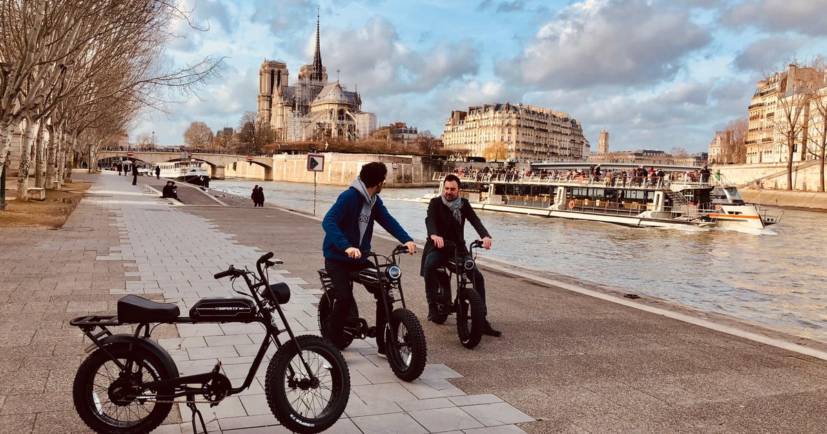 Paris: City Highlights Private Electric Bike Tour with video | GetYourGuide