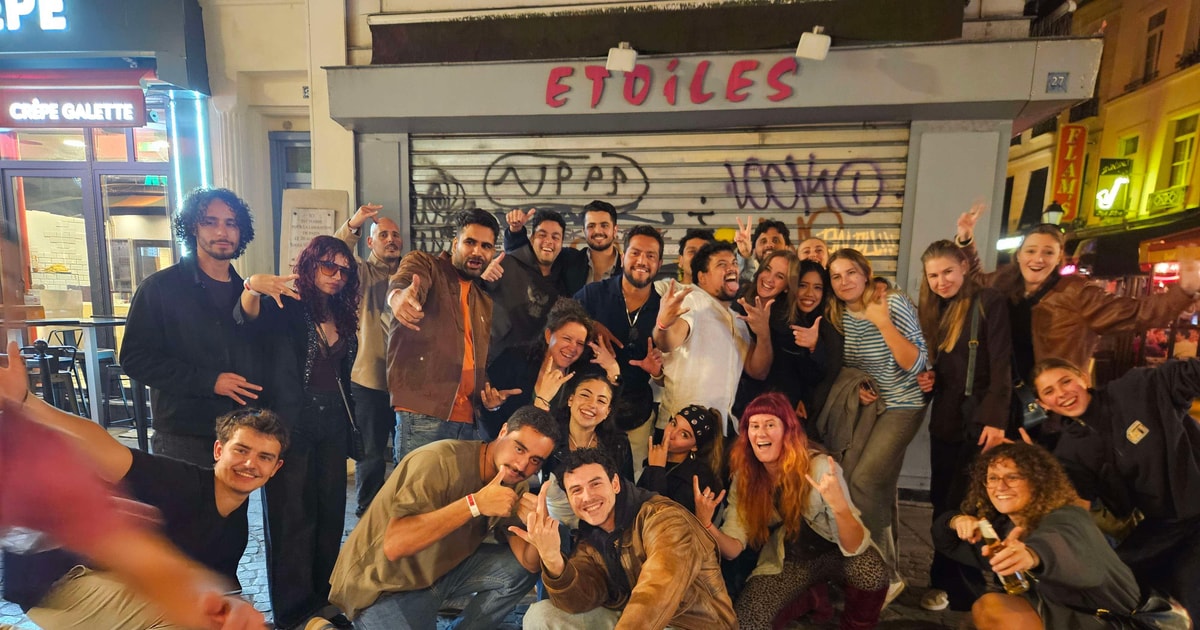París: Pub Crawl con chupitos y entrada a discoteca | GetYourGuide