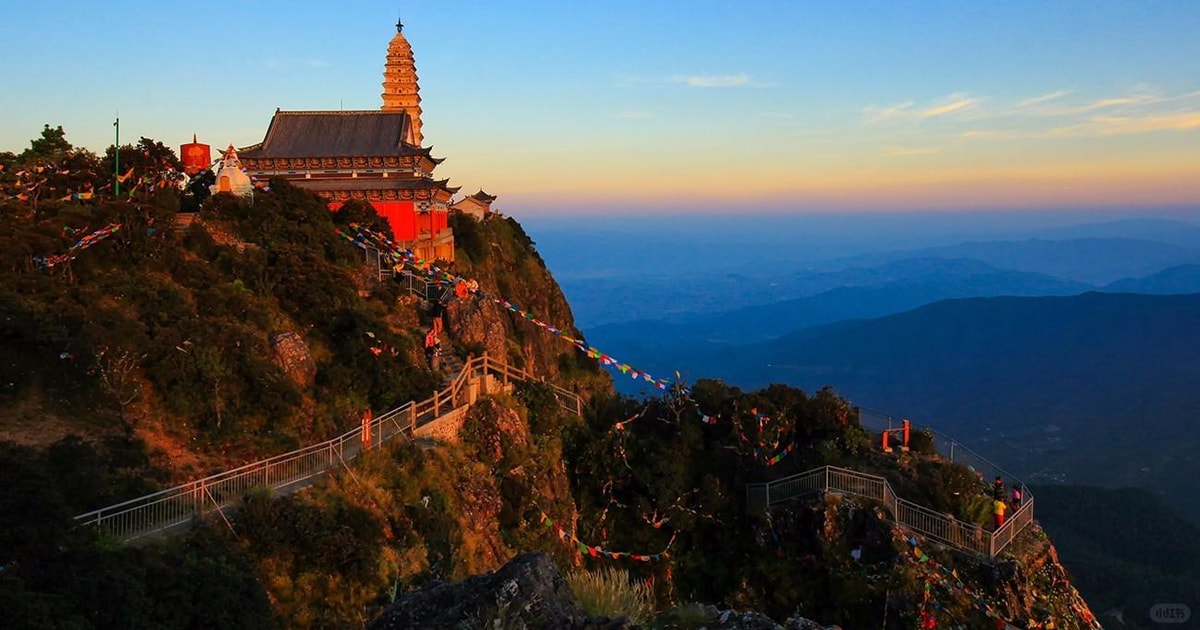 2 Day Jizu Mountain Hiking & Hot Spring Spa Private Tour | GetYourGuide