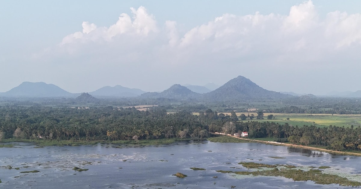 Yala Village Tour: pottenbakken, bezoek aan het meer en tempels ...