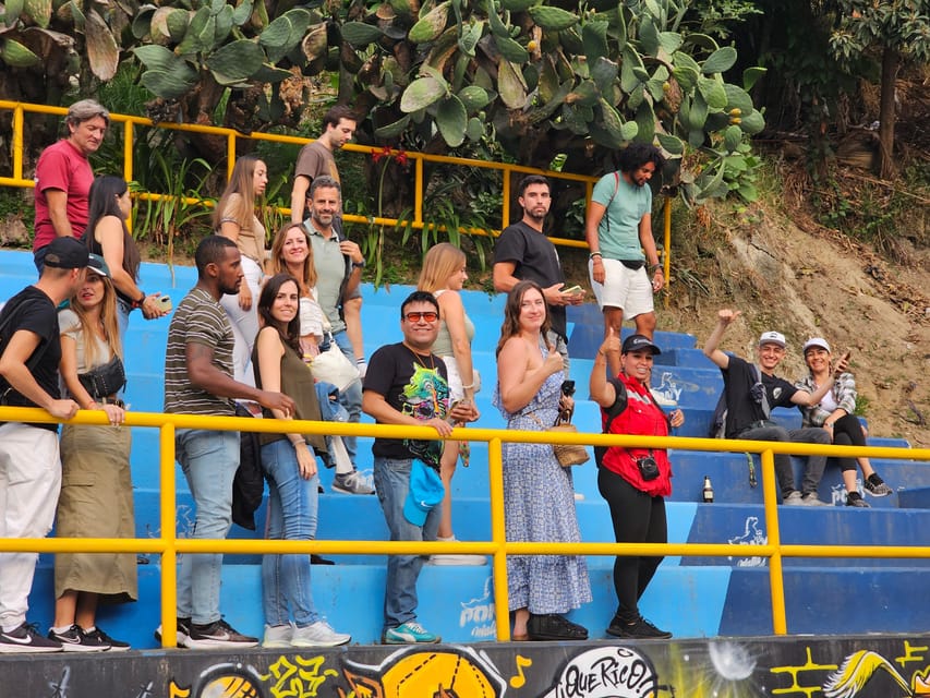 Graffiti Tour Comuna 13 (Tour Privado con transporte) | GetYourGuide