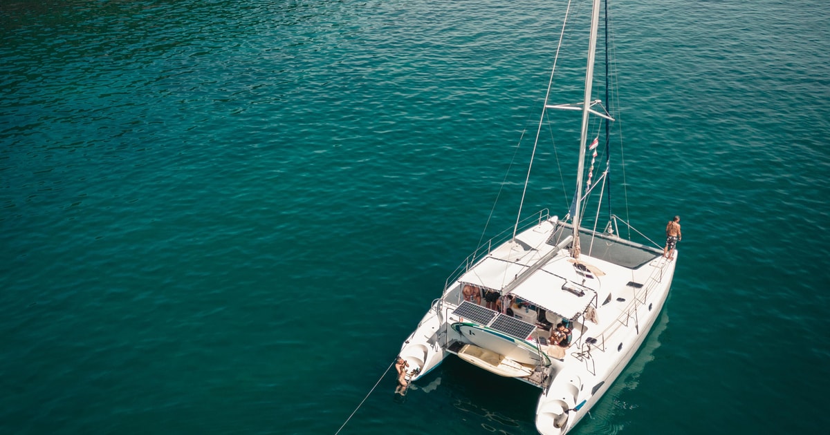 Tamarindo: Offentlig katamaran sejlads og snorkeltur | GetYourGuide