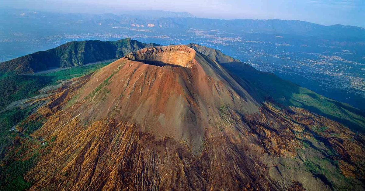 Vesuvio: 3h trekking tour with volcanological guide | GetYourGuide