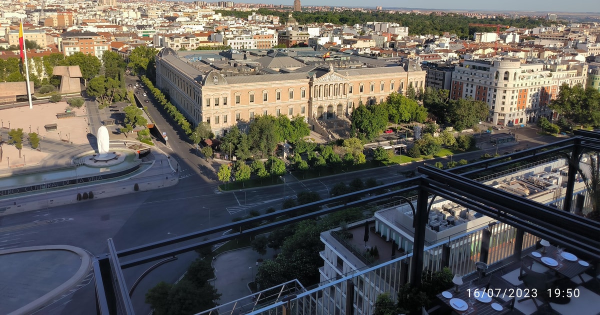 Panoramiczna wycieczka po Madrycie z prywatnym przewodnikiem i ... Panoramiczna wycieczka po Madrycie z prywatnym przewodnikiem i ...