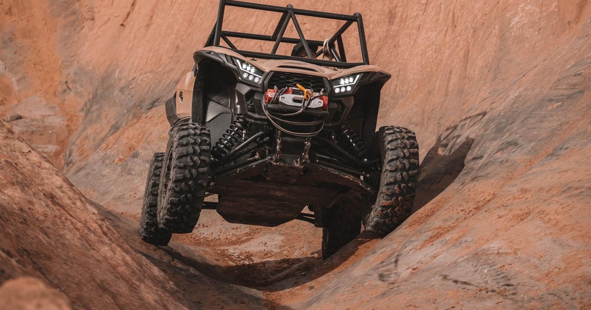 3,5 Stunden HELL'S REVENGE und FINS & THINGS You Drive UTV Tour ...