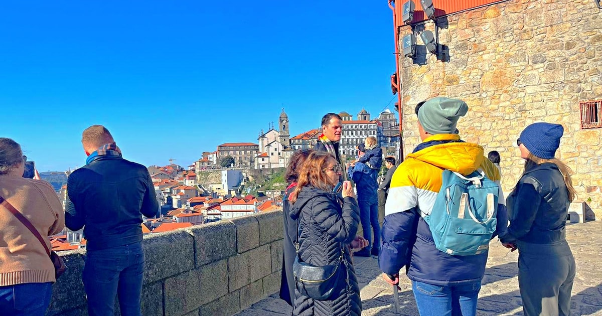 Tour a pie privado único por Oporto + Copa de vino de Oporto | GetYourGuide