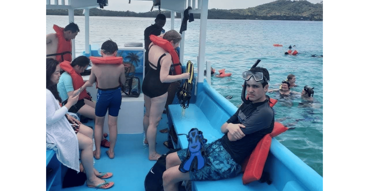 Roatan:West Bay Strand Break Snorkelen bij Blue Channel | GetYourGuide